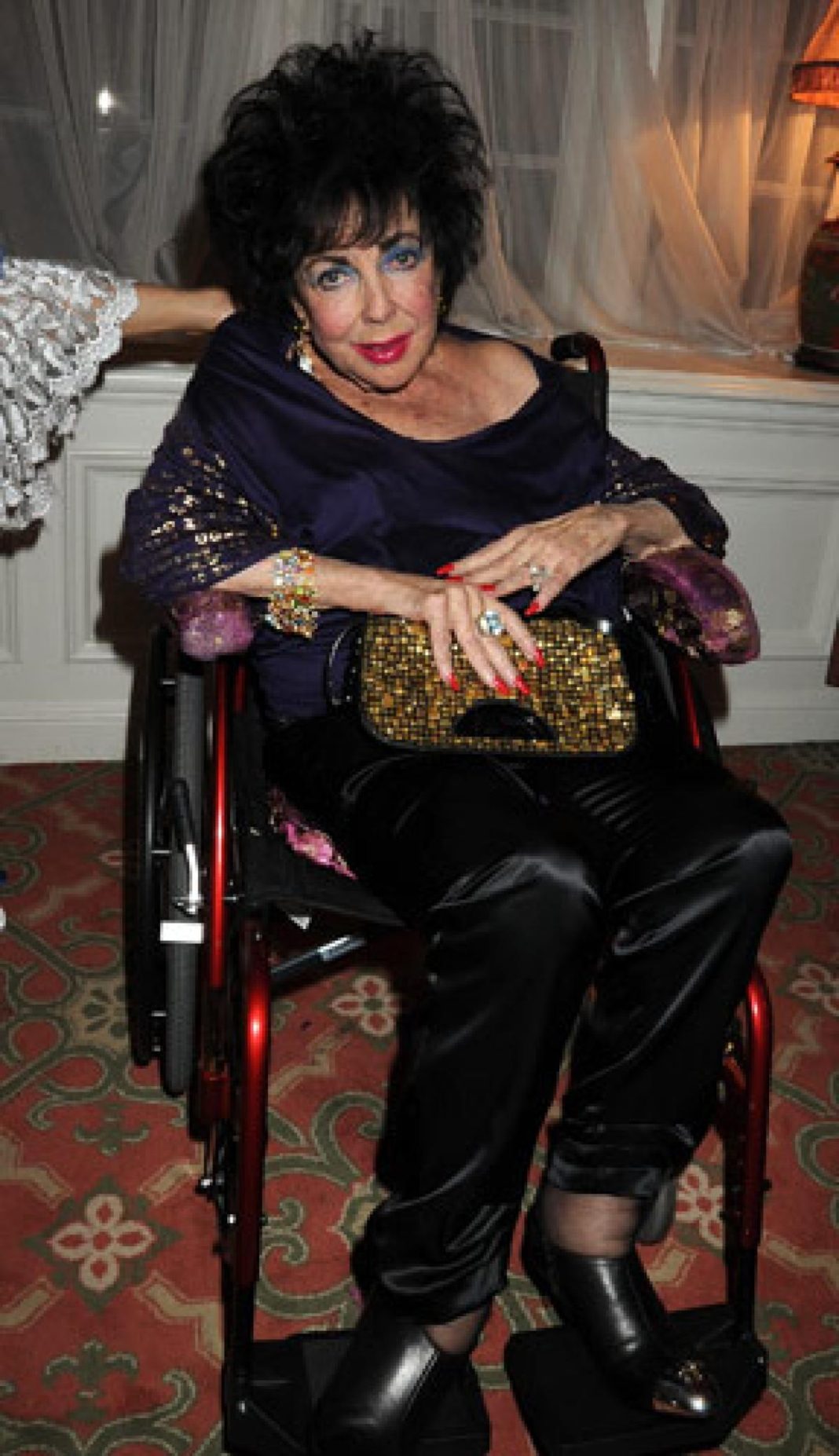 Лиз Тейлър между любовта, страстите и разделите | Lifebites.bg